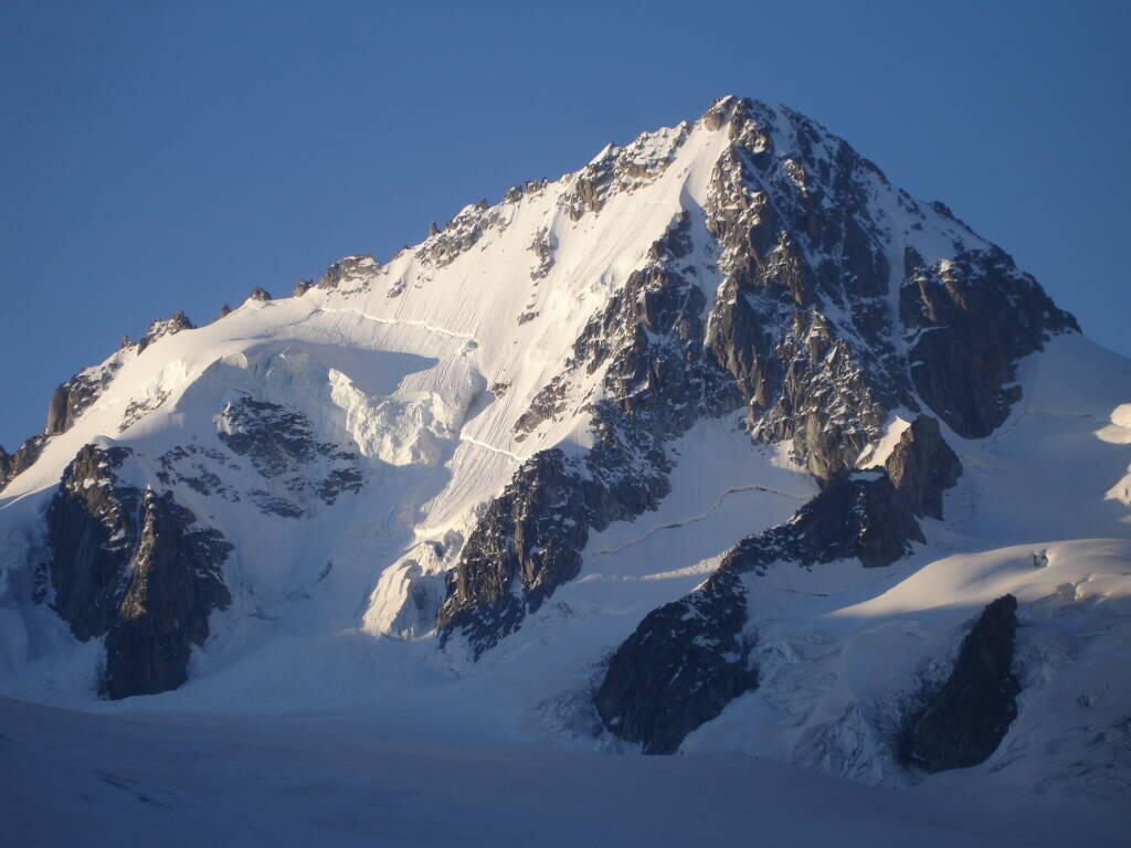 Aiguille du Tour - 2-day Glacier Raid - Chamonix Guides Company Chamonix-Mont-Blanc : Sports ...